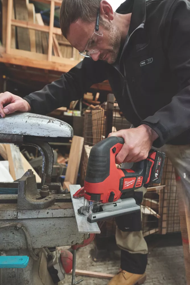 Milwaukee M18™ Jigsaw 18V Li-Ion Cordless BJS Review - Simply Tools